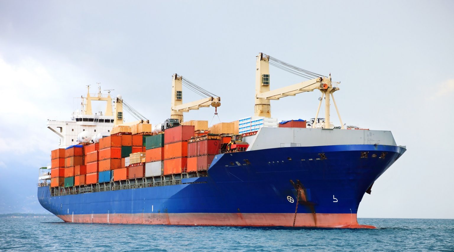 Containerization explained: what it is, benefits and applications